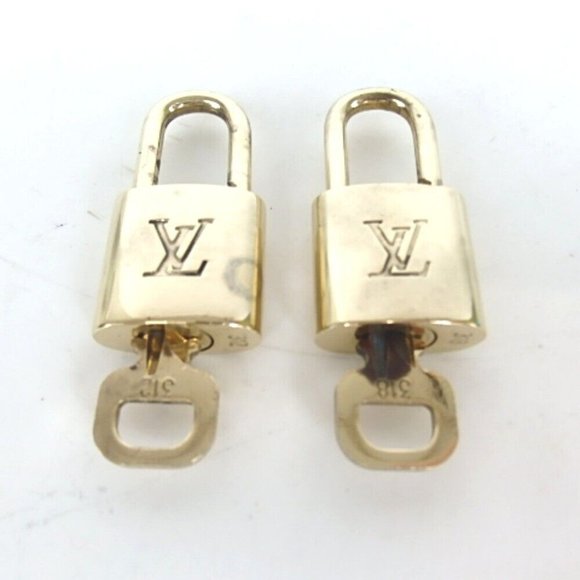 Louis Vuitton | Accessories | Authentic Louis Vuitton Cadena 2piece Key ...